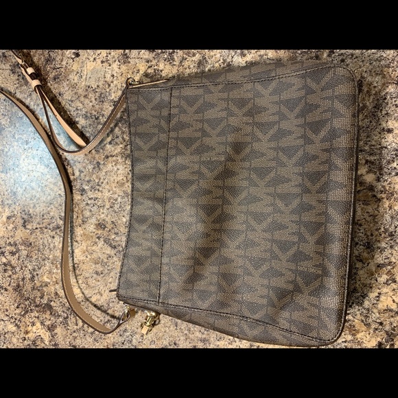 Michael Kors | Bags | Michael Kors Purse Wallet Checkbook Cover Set ...